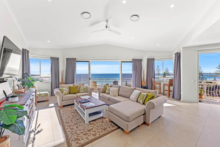 Spacious Family Friendly Beachfront Lux Penthouse - Alexandra Headland