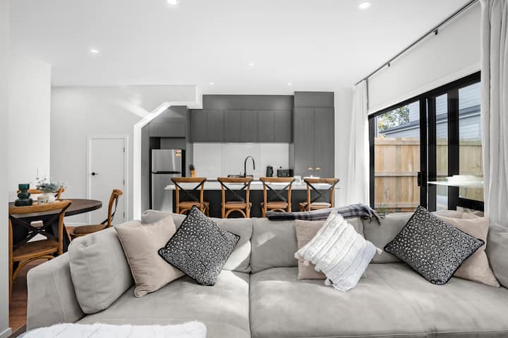 Townhouse In Central Hutt - Lower Hutt