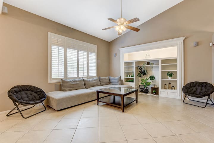 Casa Bohemian 4 Bedroom Home - Henderson, NV