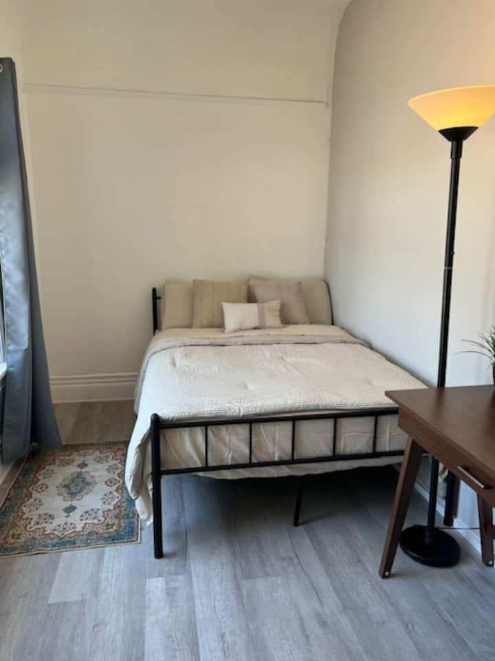 Cozy Inn - Near Usc Private Room(a) Shared Home - Los Angeles, CA