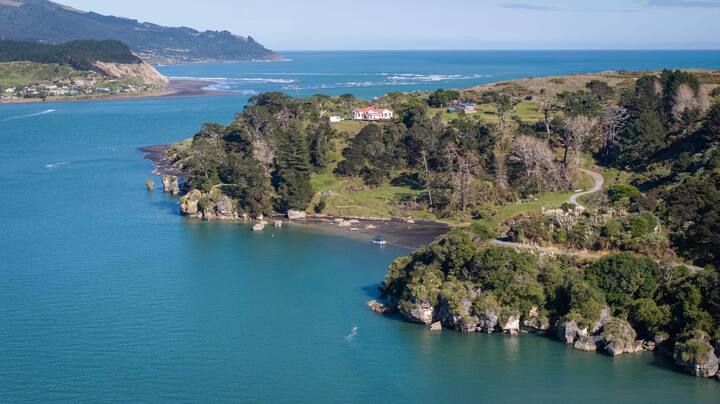 Te Akau - Ultimate Comfort, Adventure & Seclusion - Raglan