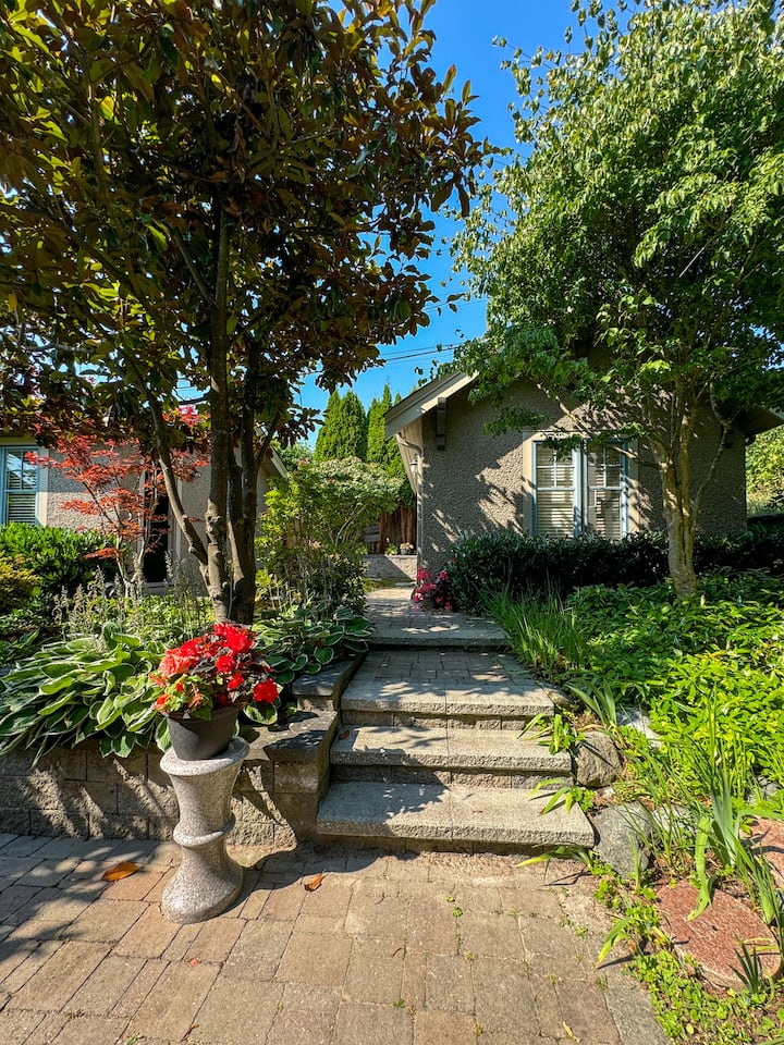 Cozy Garden Retreat Near Ubc - Vancouver
