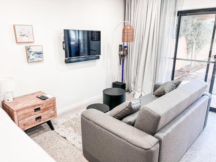 Lakeside Bliss | Perfect Location Guesthouse - Ballarat