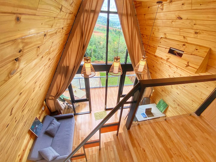 Lakefront Wooden House Getaway - Gia Nghĩa