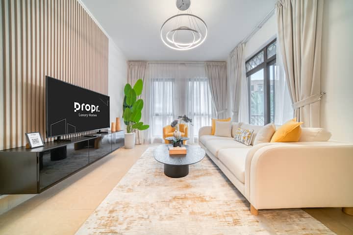 Burj Khalifa View Retreat | Luxe 1br Oasis - Dubai