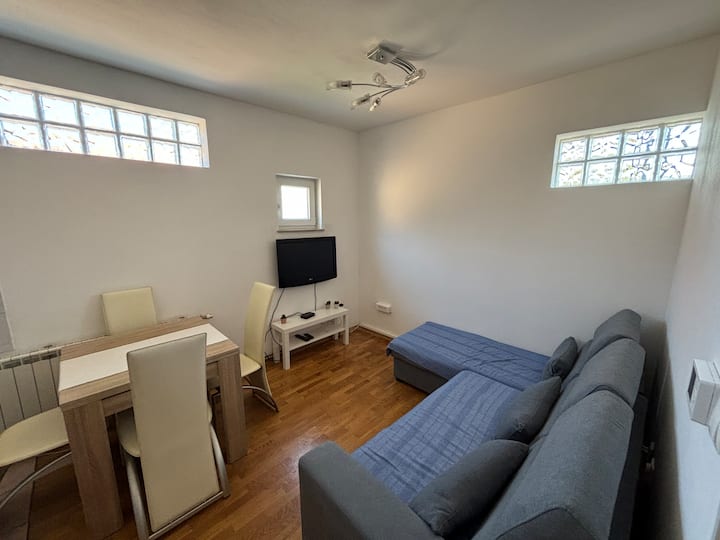 Udobni Stan U Mirnom Naselju - Zagreb