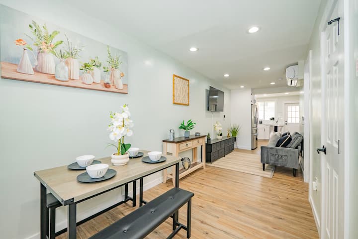 Cozy Central 5bed 2ba Near Baltimore's Sports Hubs - Baltimore, MD