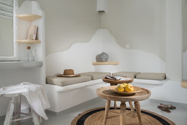 Deluxe Studio | Perla Suites - Milos