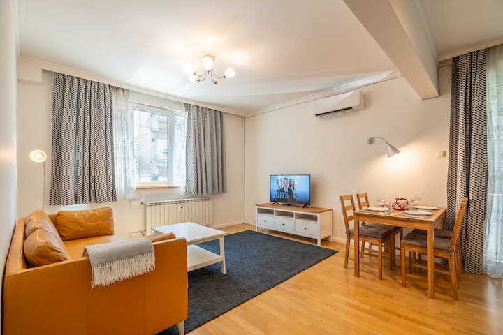 Quiet 2br Next To The National Palace Of Culture - Sofia