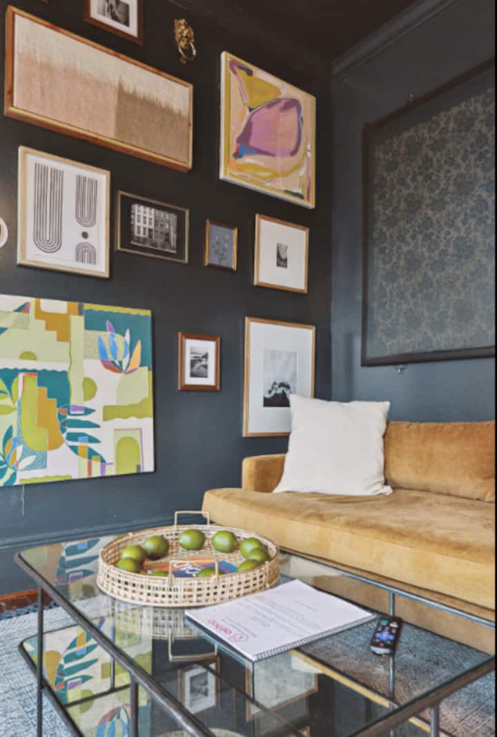 The Vintage Vicky, A Victorian Gem By Forsyth Park - Savannah, GA