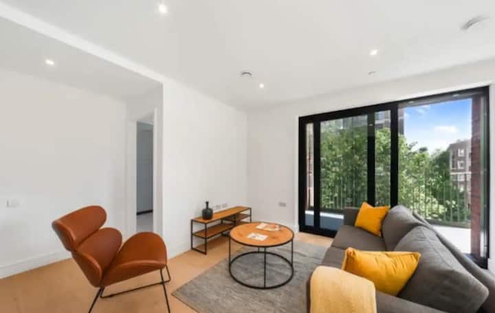 Luxury Collection- Spacious 2 Bed 2 Bath -Sleeps 5 - London