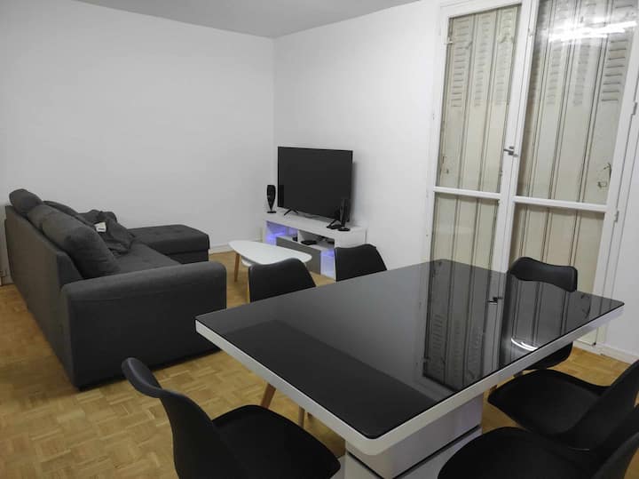 Spacieux Appartement T3 Au Coeur - Pierrelatte
