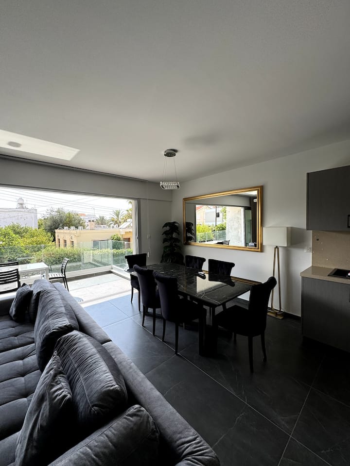 Lovely Spacious Two Bedroom - Nicosia