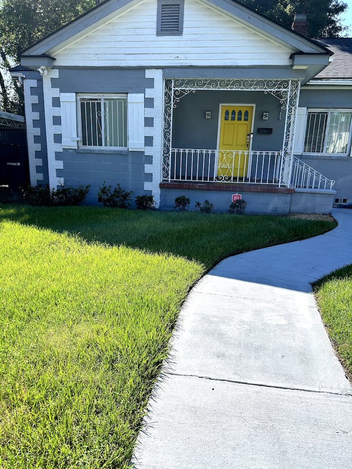 Charming Cottage In Savannah - Savannah, GA
