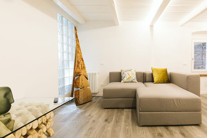 Maison Neyret By Hili - Nel Cuore Di Aosta - Aosta