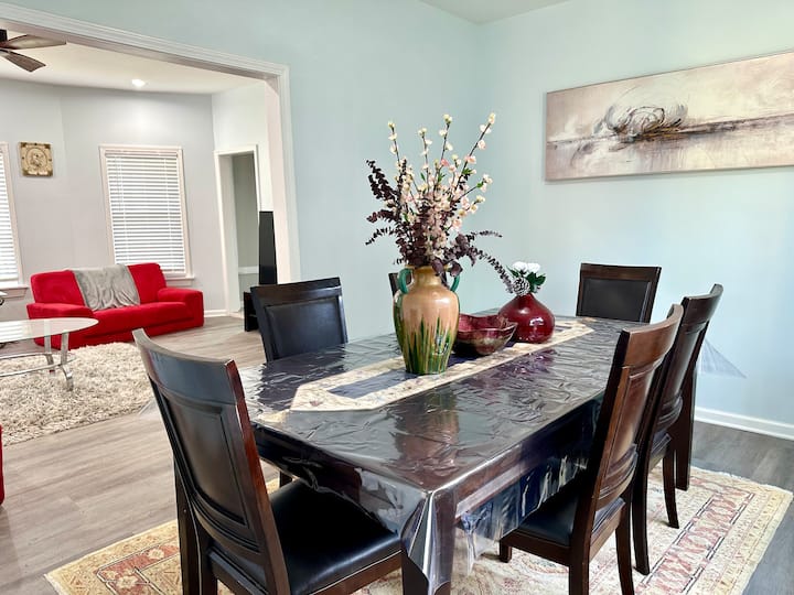 Lincoln Ave Home By Naval Base! - North Chicago, IL
