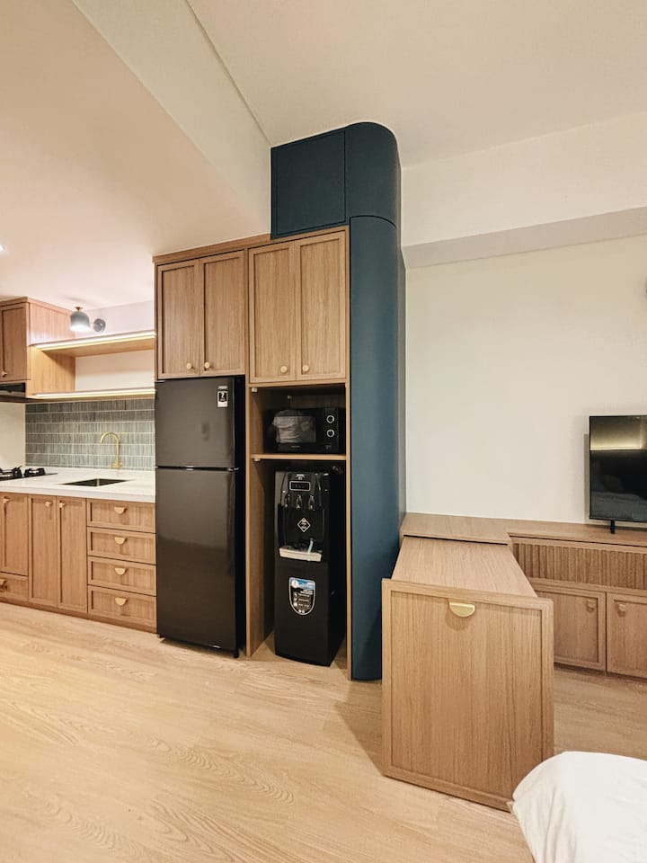 Cozy Studio 1br Apartment At Embarcadero Bintaro - Jakarta
