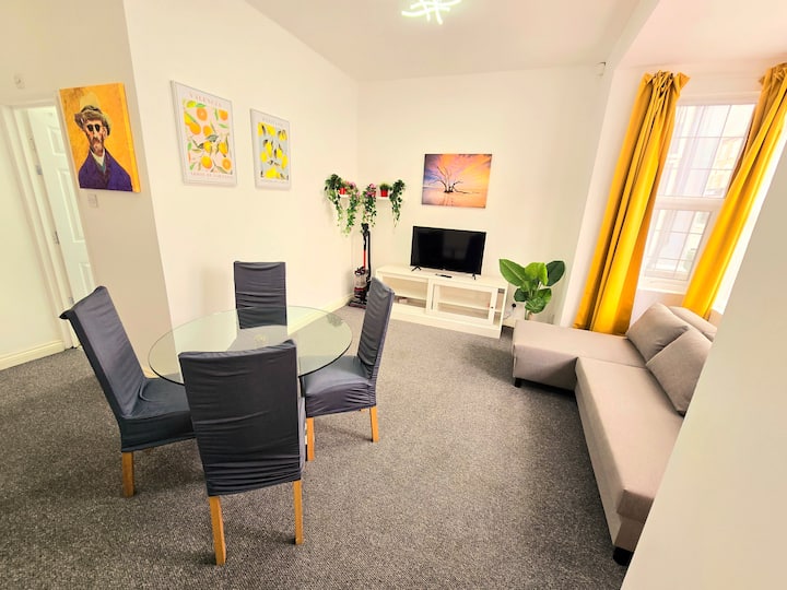 The Flat  -  2 Bedroom Apartment - London