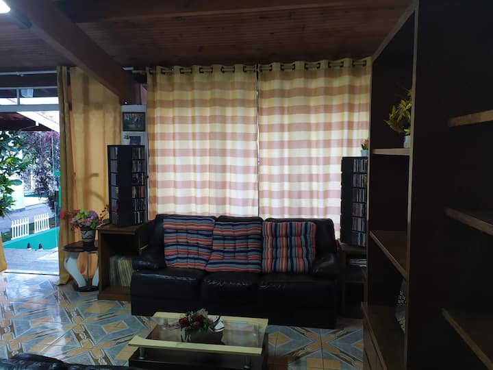 Flat Mobiliado 70m2+piscina-pousada,
Não é A Casa - Atibaia