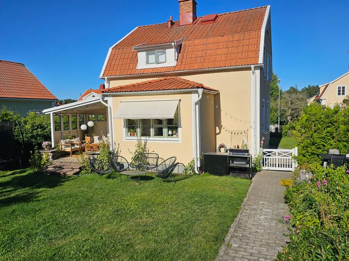Villa Centralt I Kalmar - Färjestaden