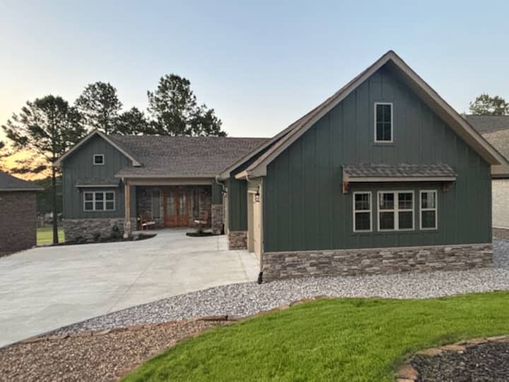 Beautiful New Home On Granada Golf Course - Hot Springs Village, AR