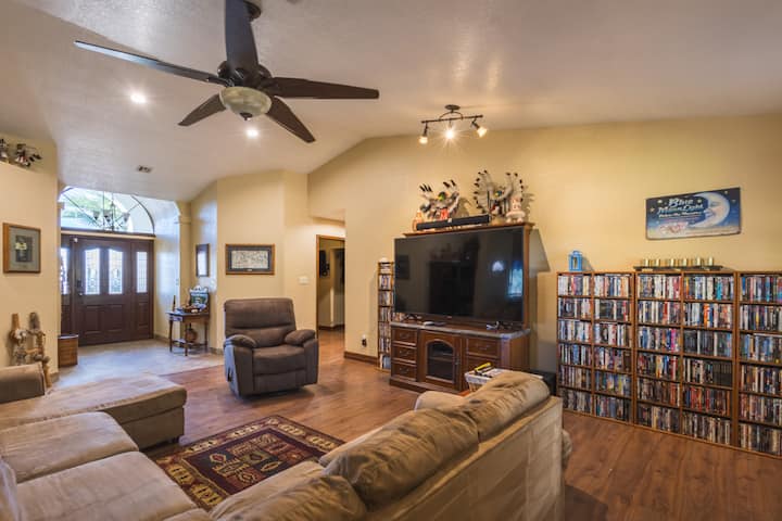 Kachinas & Classics: Cozy Stay - Gilbert, AZ