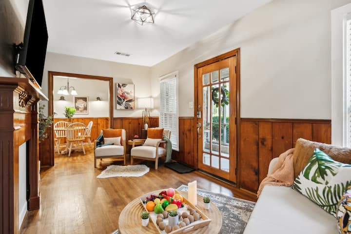 This Is Your Home Away From Home! Warm & Comfy 2bd - Fort Worth, TX