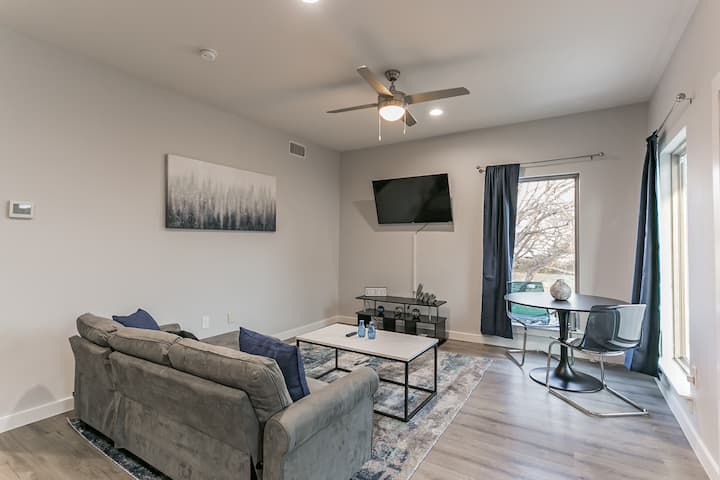 Cozy Downtown Dallas Hideaway - Dallas, TX