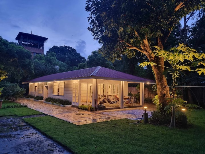 Beachfront Guest House In Lian With Beach Access - Lian