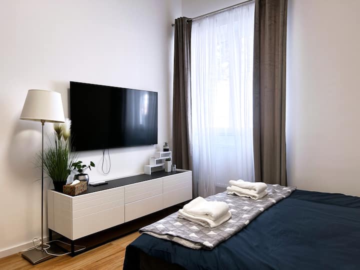 Downtown Apartments Pécs - Sapphire - Pécs