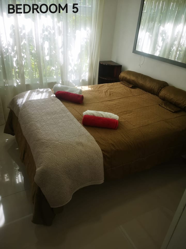 Beautiful Bedroom No.5 - Somerset West