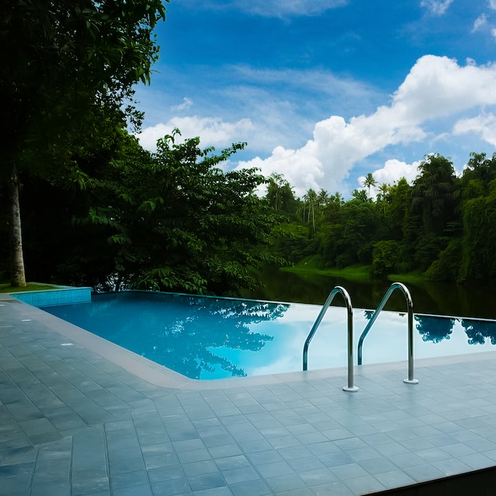 Riverside Holiday Home With Pool In Koratty - Chalakudy