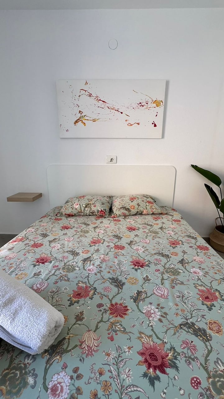 Habitación Privada (Cama Doble) - 201 - Ibiza