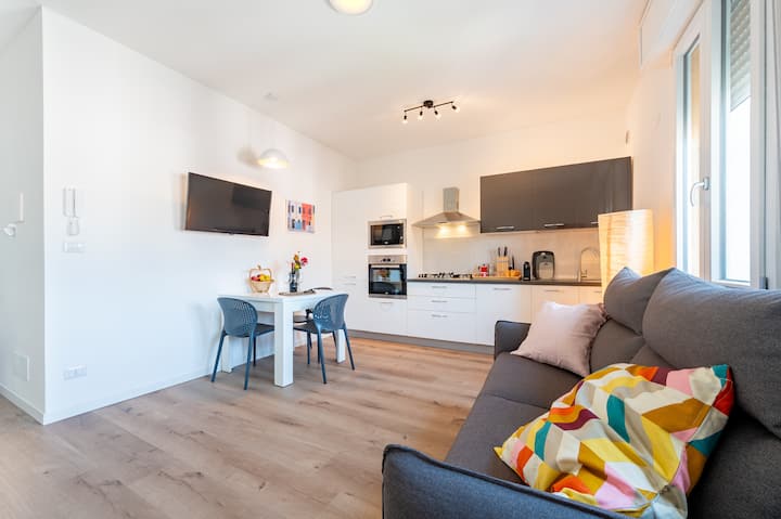 Chic Parma Little Flat Near City Center - Parma