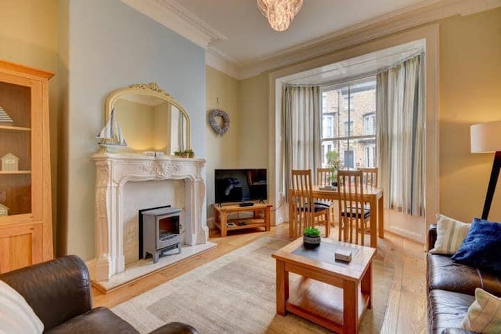 Elizabeth House Apartment 1 - Whitby