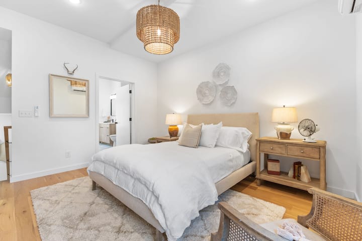 Stylish Townhouse Walking Distance From Utk & Dt - Knoxville, TN