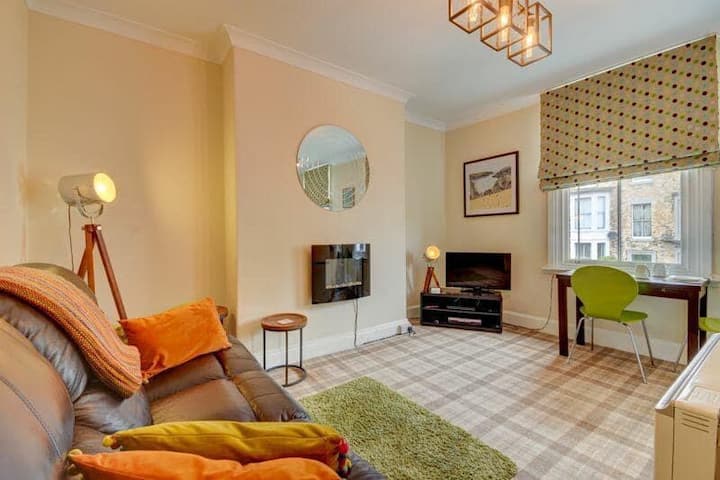 Elizabeth House Apartment 2 - Whitby