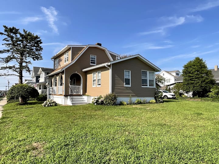Charming 3-bedroom 5-bed House - Belmar, NJ