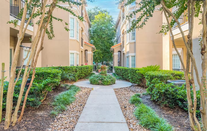 Warm & Inviting Houston Escape - Houston, TX