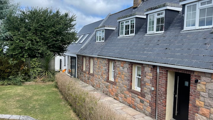 'Quiet, Family Fun House By Beach' - Jersey