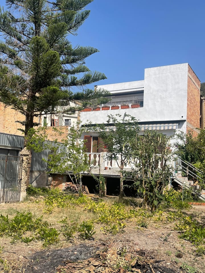 Casa Céntrica Con Gran Jardín - Miravet