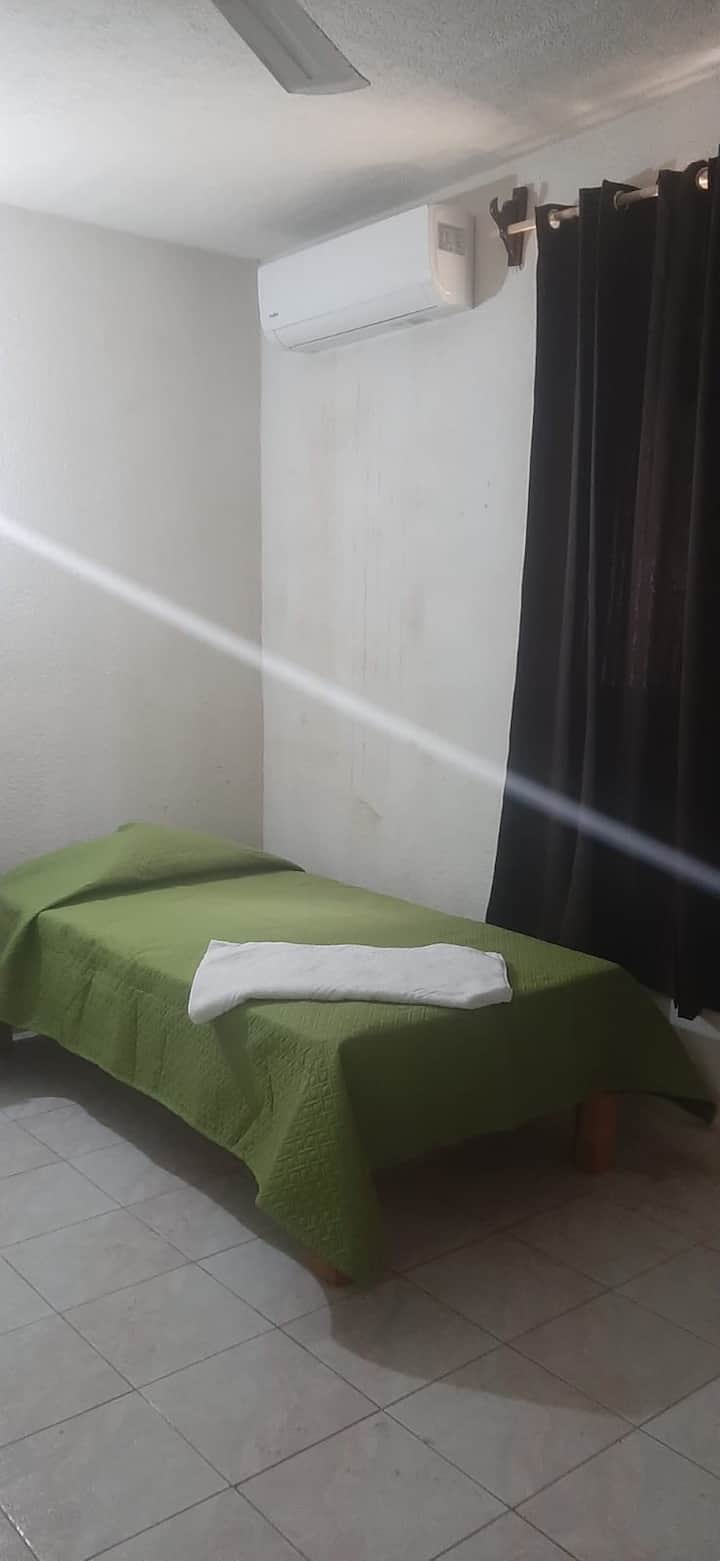 Renta De Cuarto Casa Compartida - Zihuatanejo