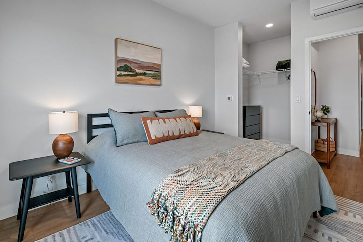 Welcoming 1 Br Apt - Steps From College Ave - Appleton, WI