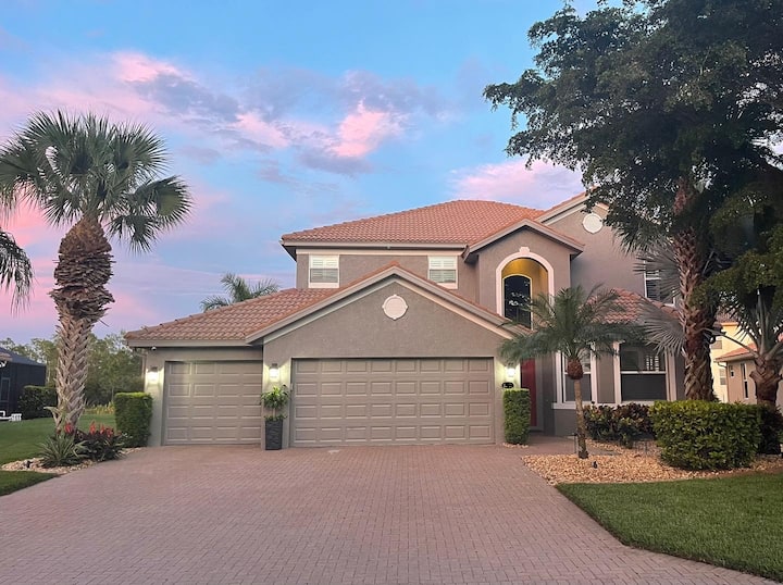 4bd/3bt Home On Nature Preserve Close To Beaches - Estero, FL