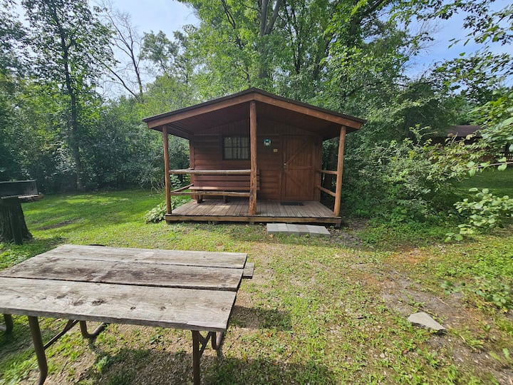 Evergreen Cabin 98 - Baraboo, WI
