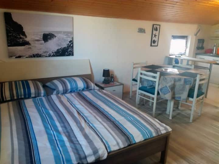 Lopar-angela Studio - Lopar