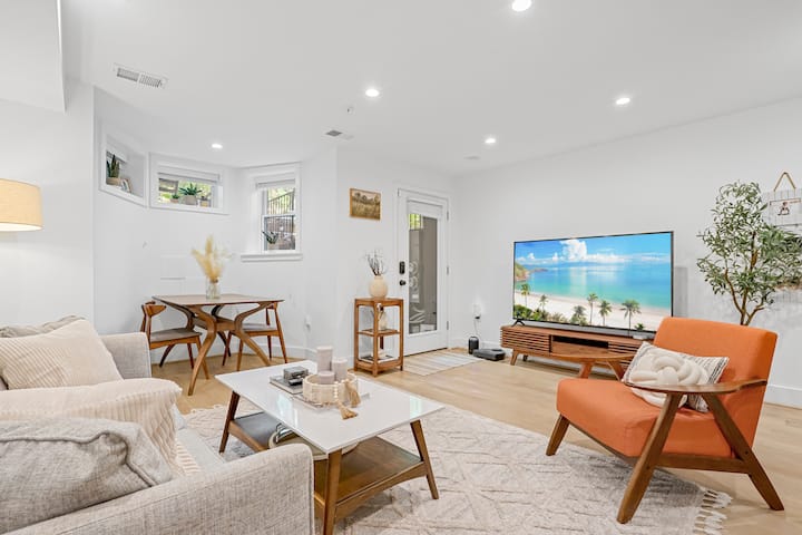 Charming 2 Bd Apt In The Heart Of Dc! - Washington, DC