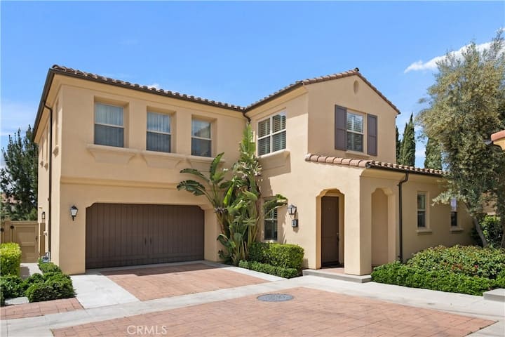 4b3.5b House In Cyrpress Vilage - Irvine, CA