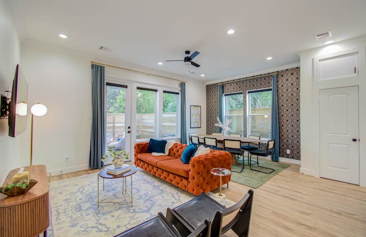 4br W/ Backyard Theatre | 5 Mins To Downtown - Houston, TX