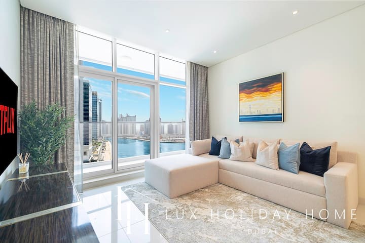 Lux | The Bays Edge Canal View Suite - Dubai